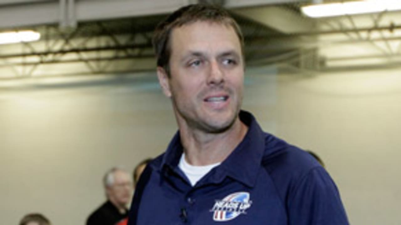 Jake Plummer shows Heads Up Football to Native American kids