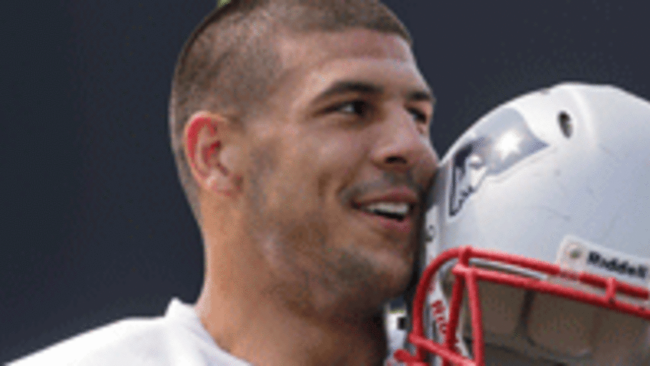 Aaron Hernandez, Patriots agree to long-term deal