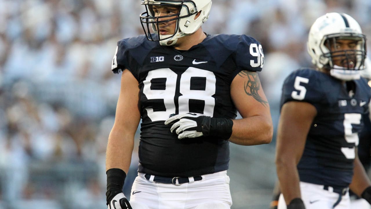 Penn State's Anthony Zettel uproots tree with tackle