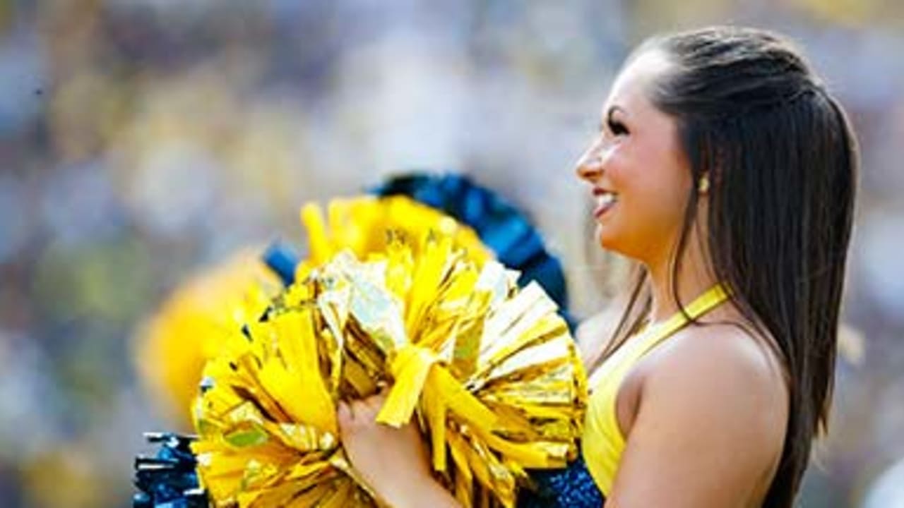 Best of College Football Cheerleaders