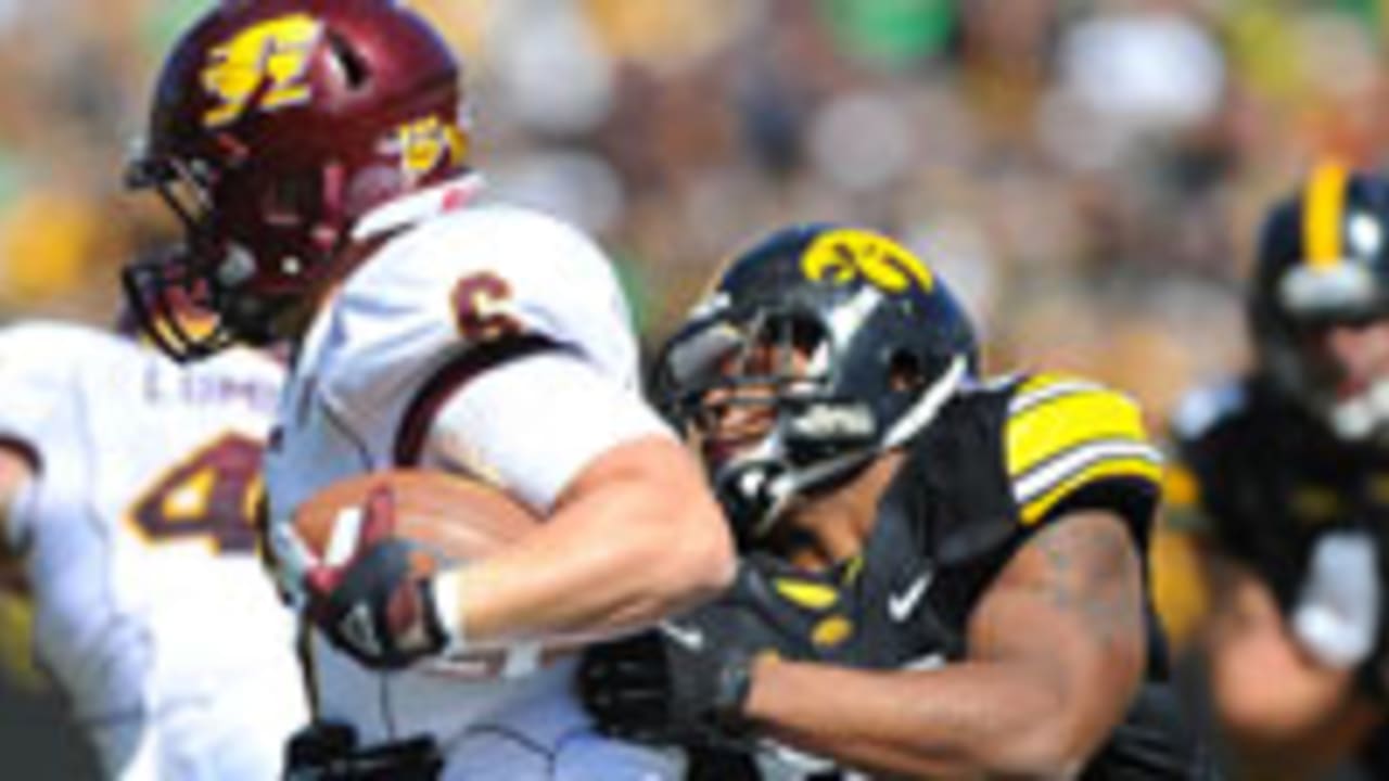 Iowa's Anthony Hitchens will be in spotlight vs. Minnesota