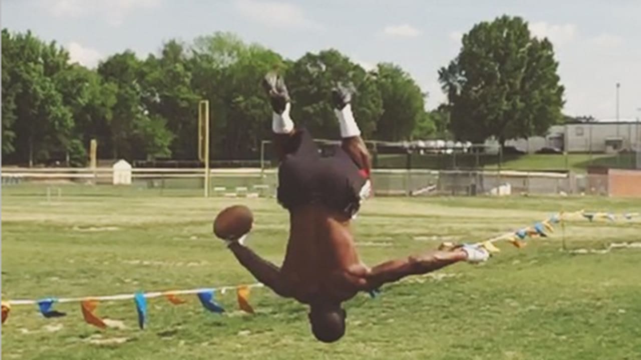 North Carolina A&T RB posts videos of amazing backflip catches