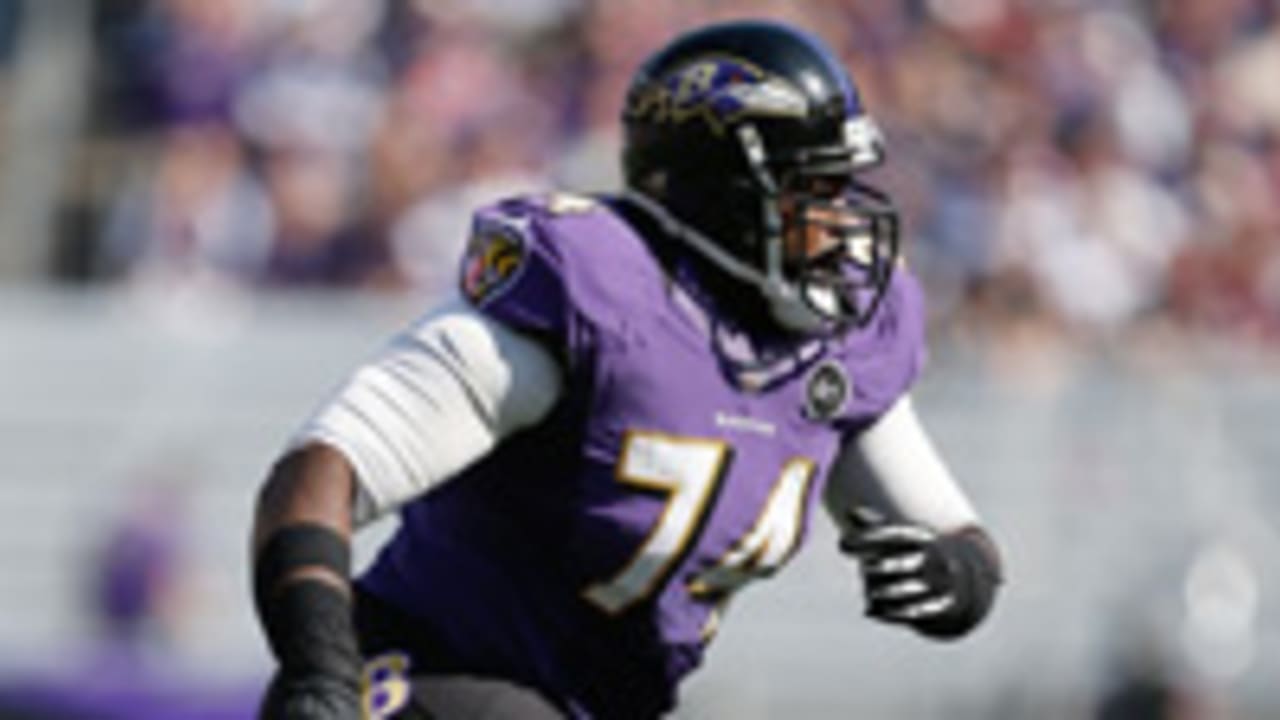 Michael Oher, Baltimore Ravens begin contract talks