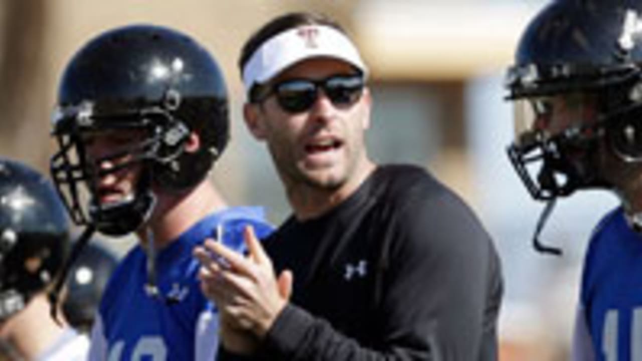 Kliff Kingsbury engages in dance-off with Texas Tech WR