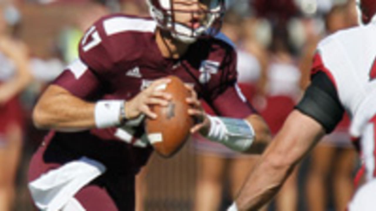 Mississippi State QB Tyler Russell exits after blow to head