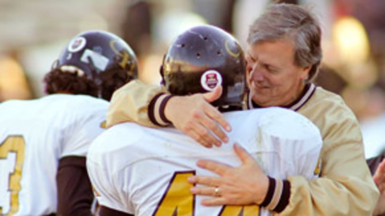 North Carolina prep coach E.Z. Smith becomes Heads Up trainer