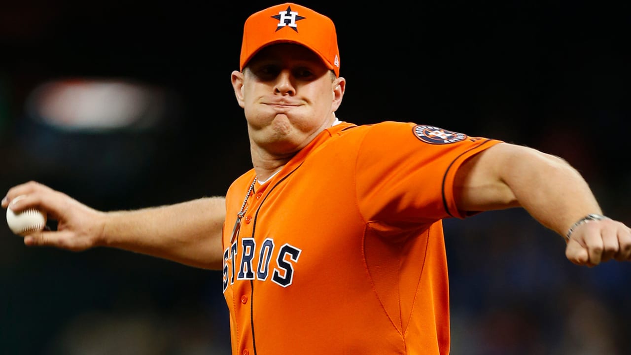 Play ball! The best NFL first pitches