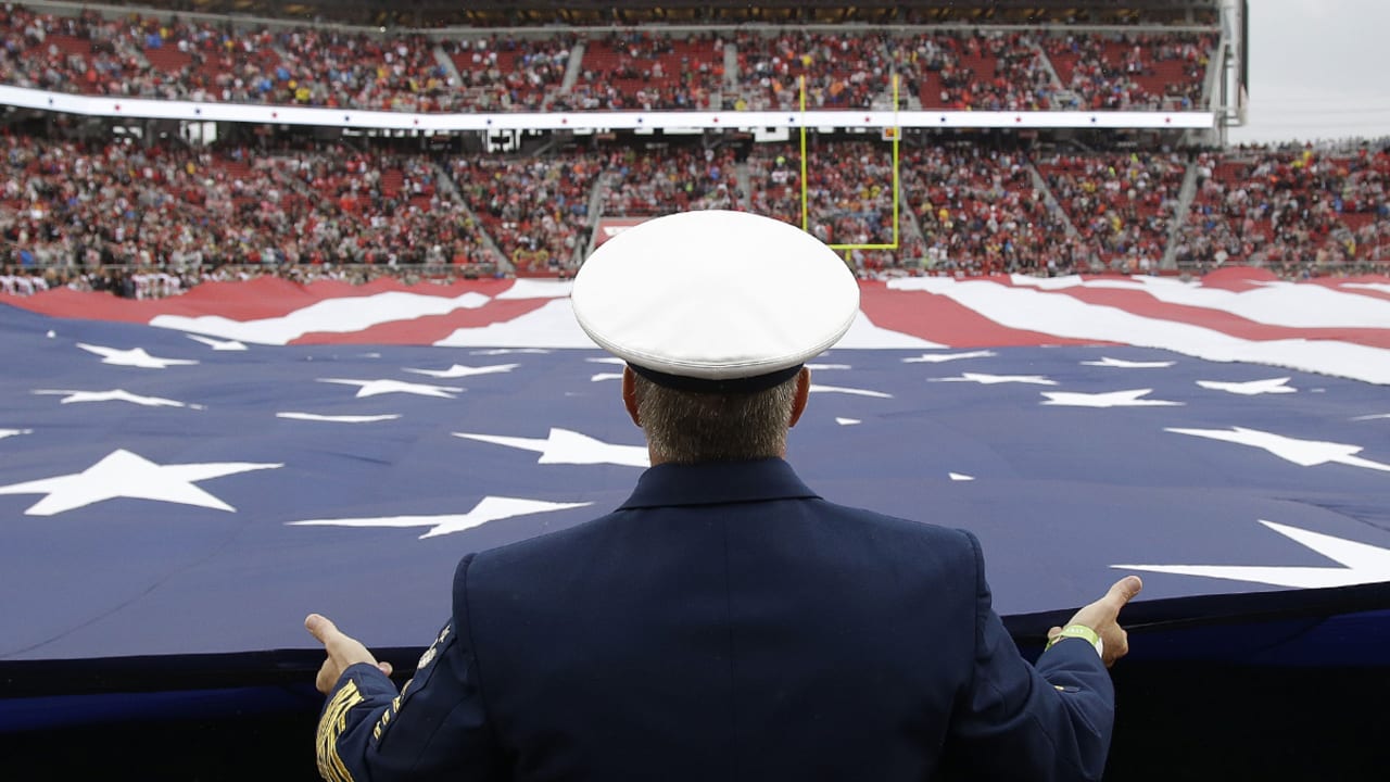 Stars and stripes: Flags at NFL games