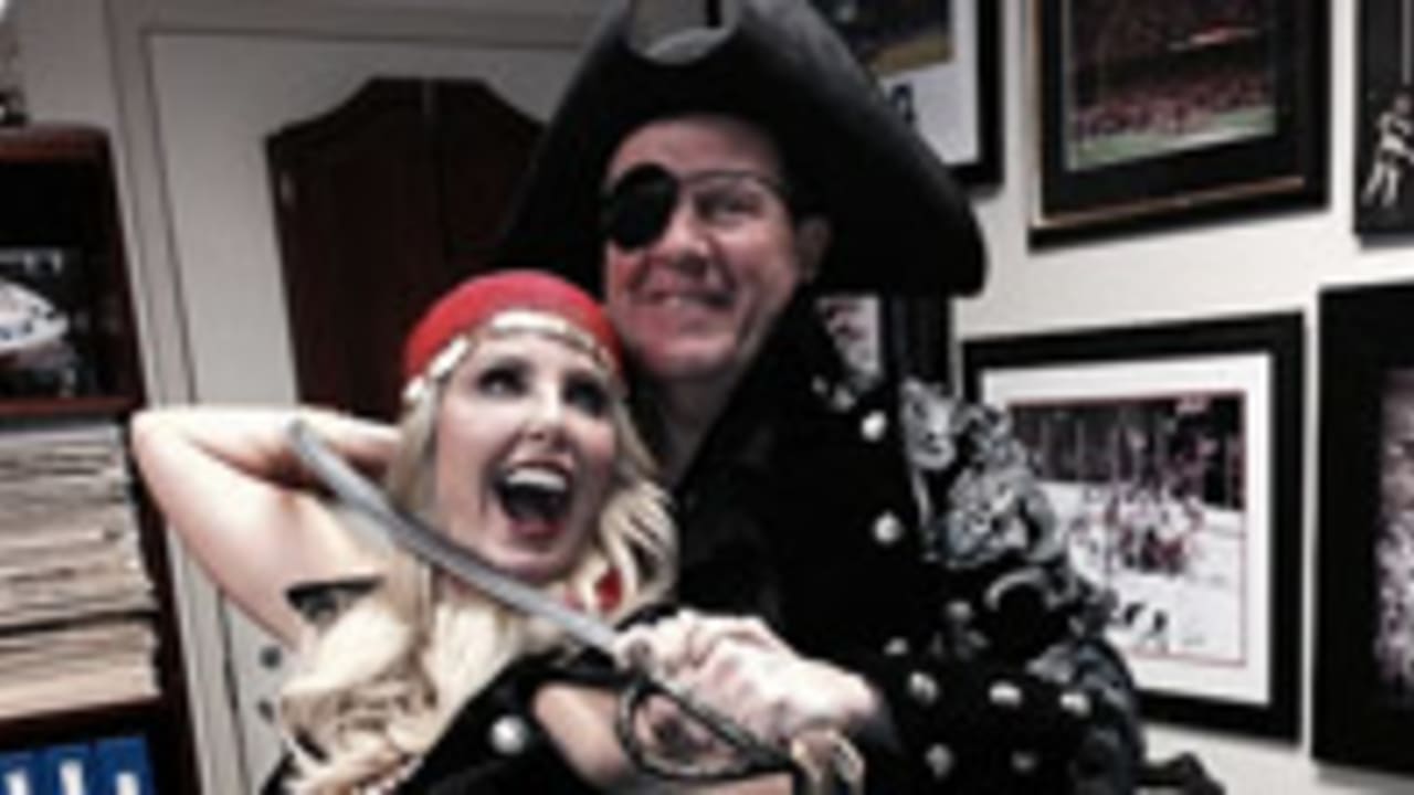 NFL players and coaches celebrate Halloween