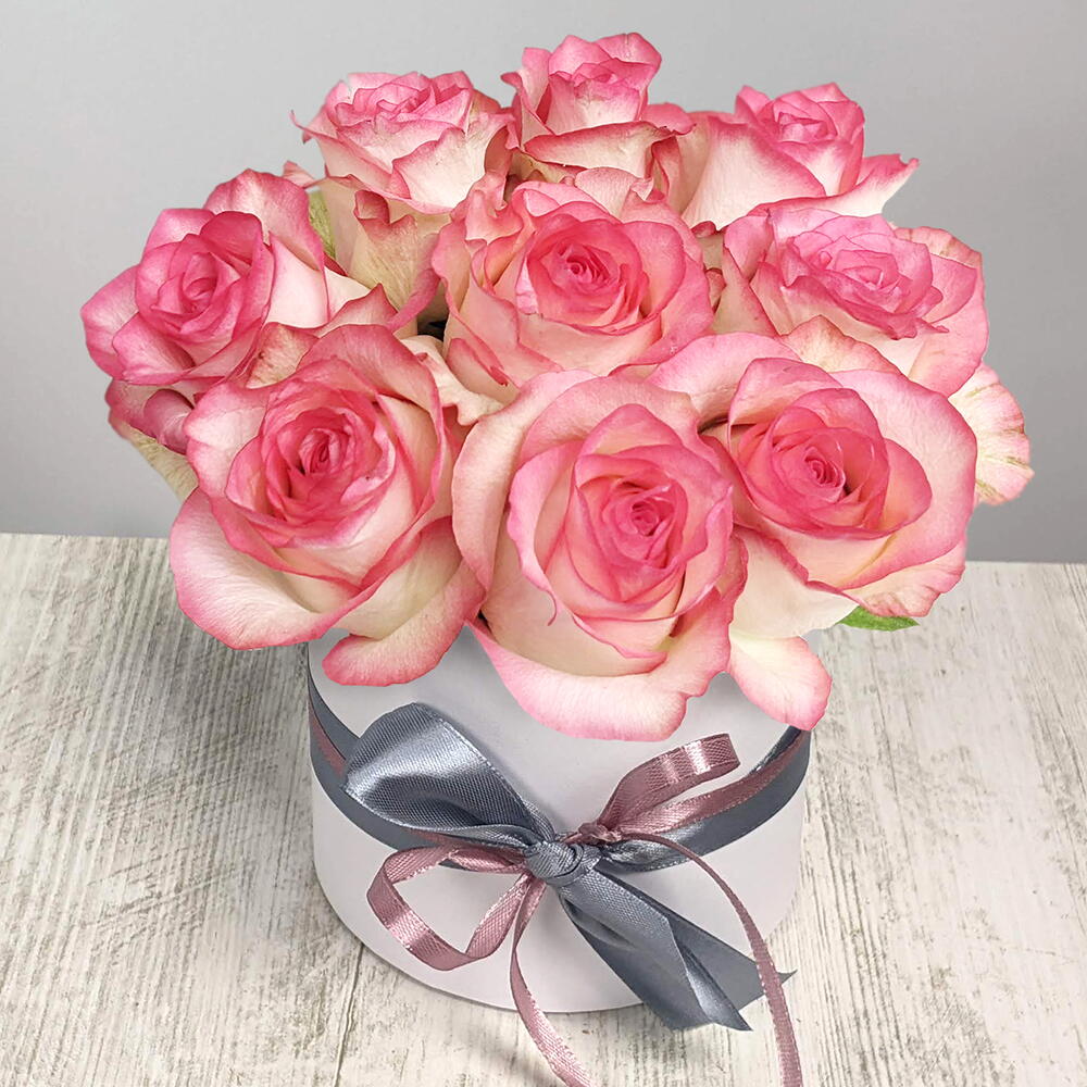 Box with Pink roses | Nigwa