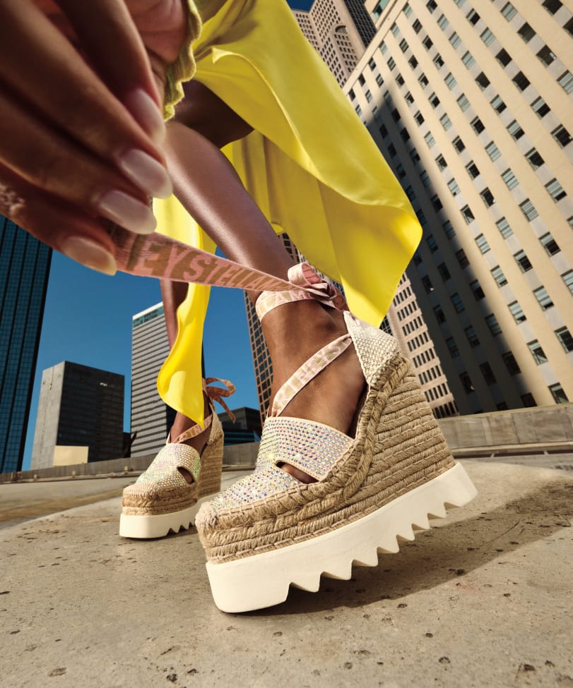 Meta: Shoes and Handbags Mag