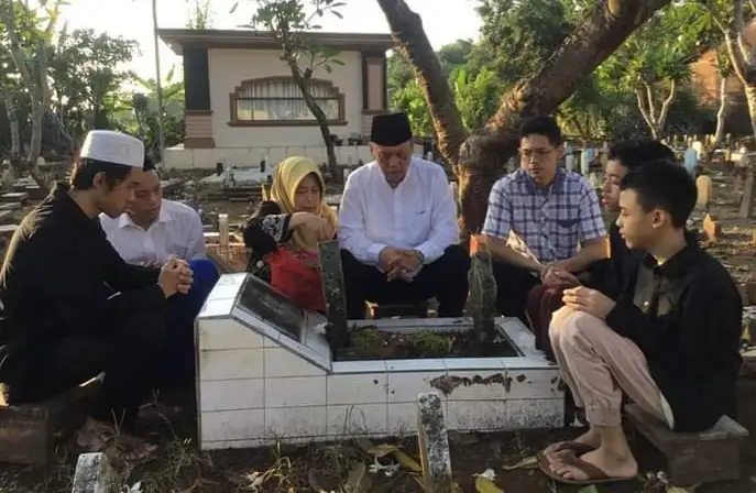 Mbah Ali Bin Nuh, Selain seorang Pembisnis yang Sukses juga seorang ...