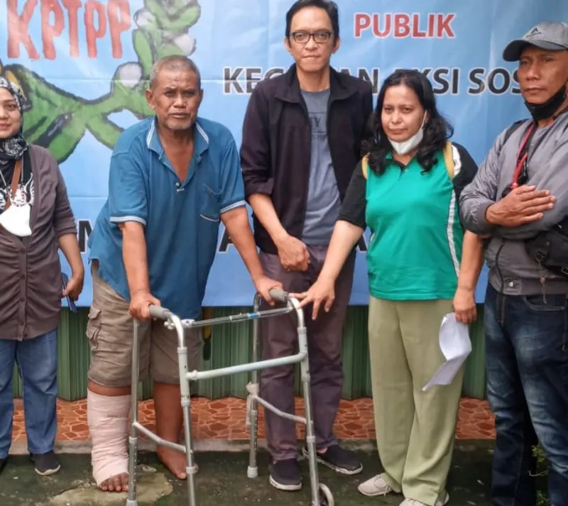 Alat Bantu Jalan Buat Pak Selamet Dari Relawan KPIPP - Nasionalnews