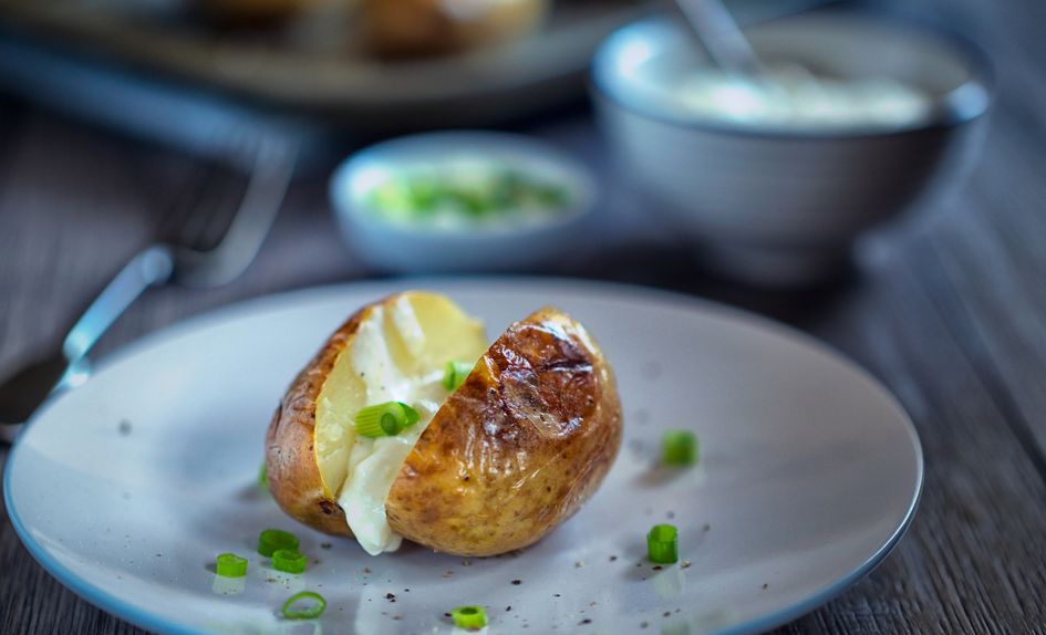 Bakt potet | Oppskrift | Meny.no