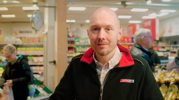 Feirer 30 år med kjøpmannspoesi | SPAR Feirer 30 år med kjøpmannspoesi | SPAR