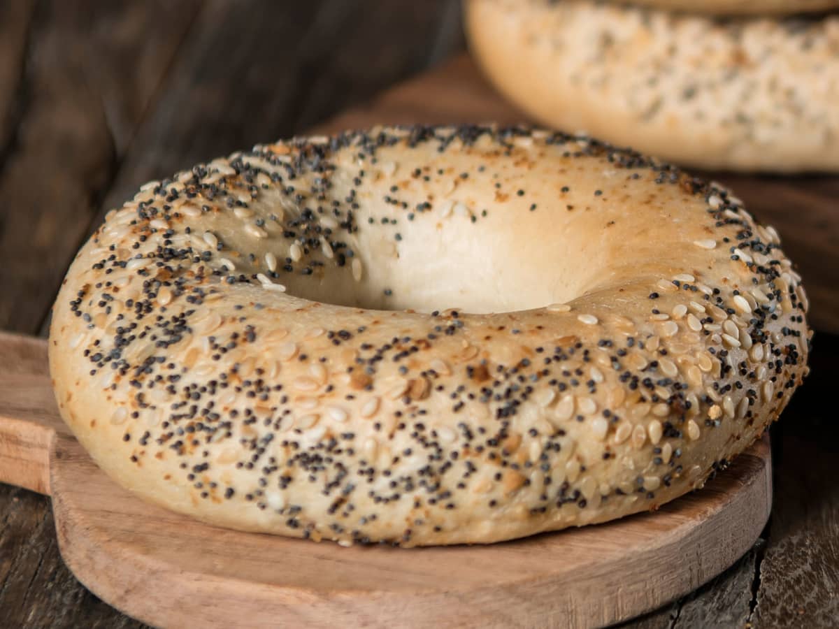 Hjemmelagde bagels | Oppskrift | Meny.no