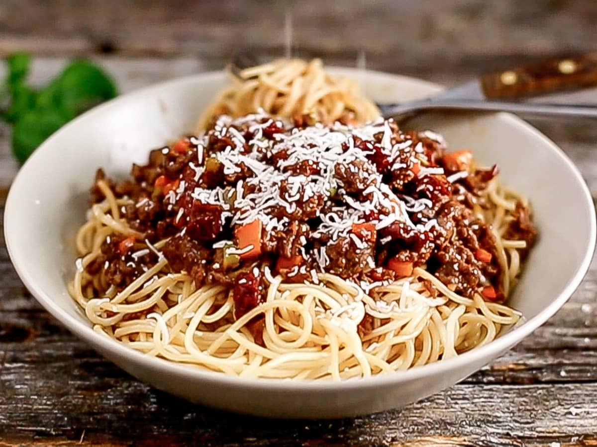 Klassisk italiensk bolognese full av smak | Oppskrift | Meny.no