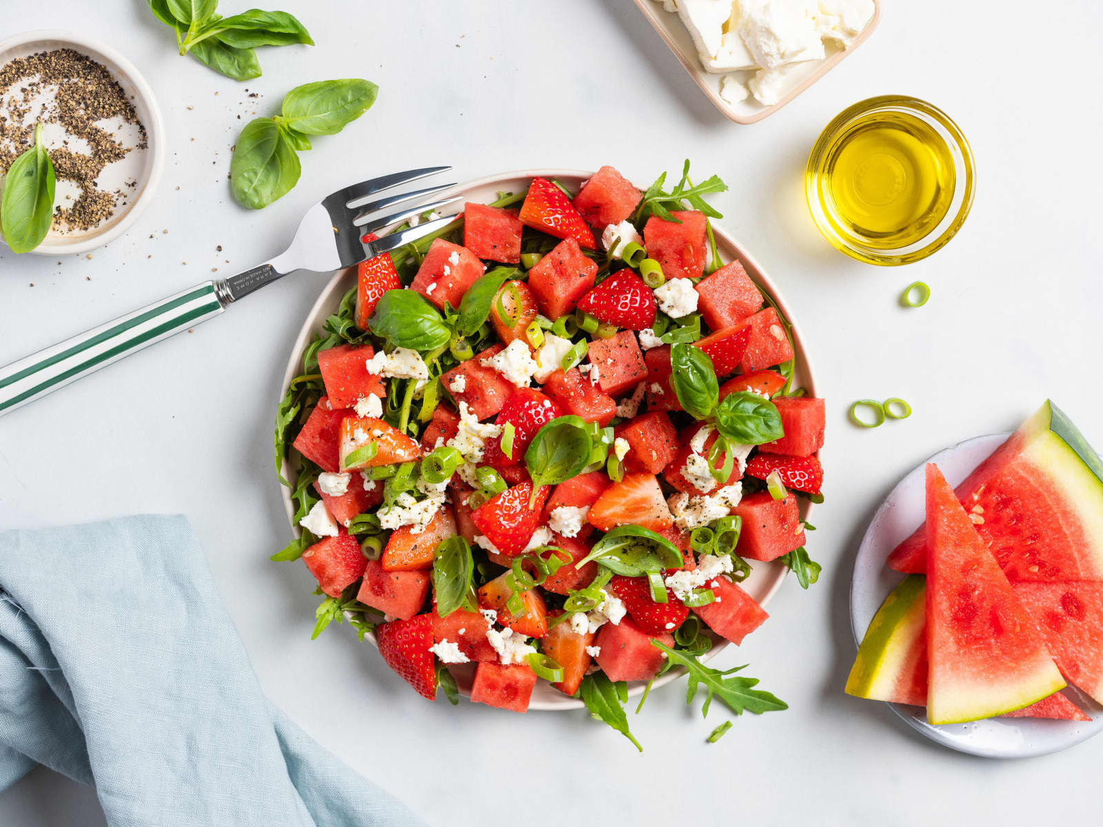 Frisk vannmelonsalat med feta | Oppskrift | Meny.no