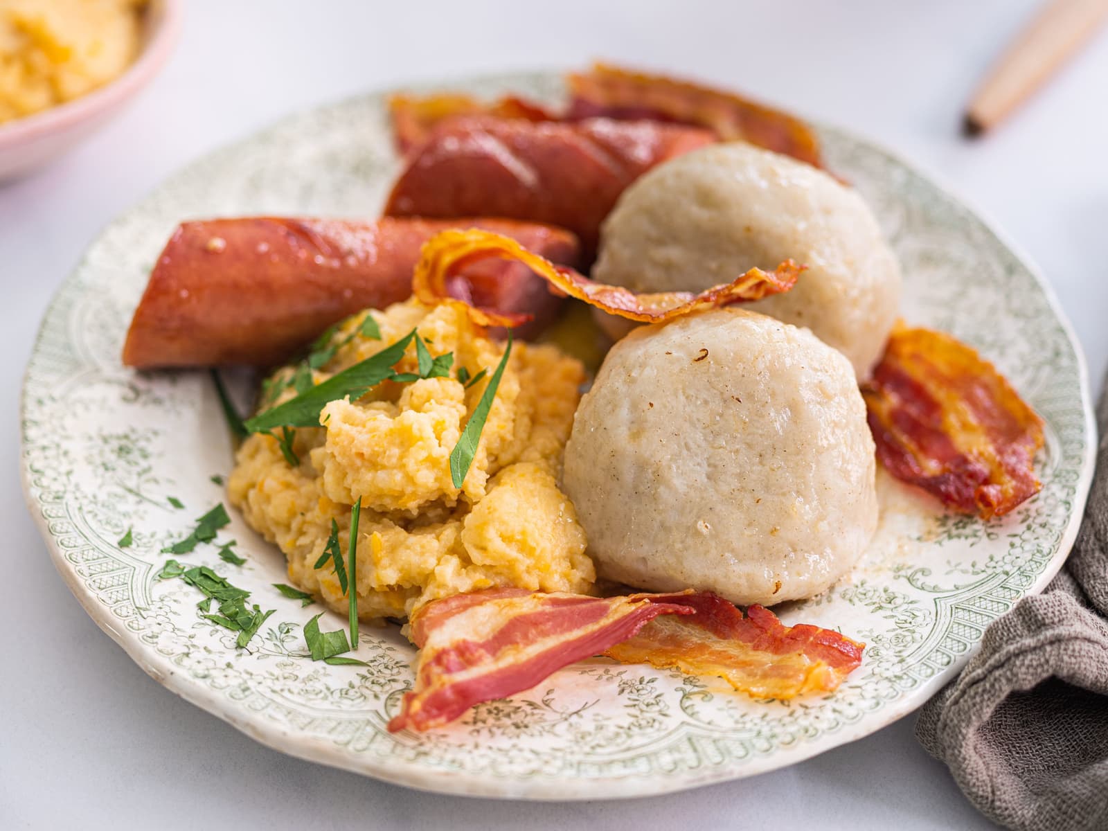 Hjemmelaget komle | Raspeballer | Oppskrift | Meny.no