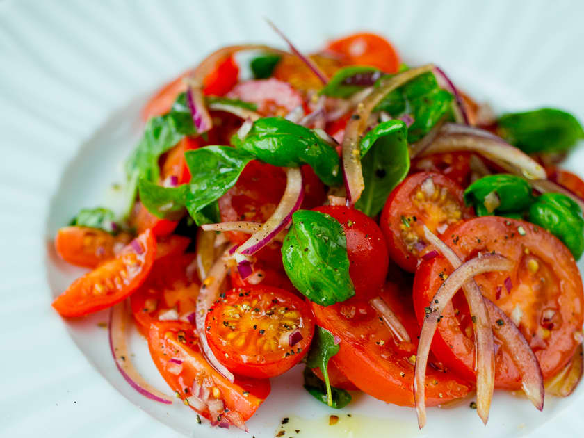 Rask og enkel middag med tomater | Meny.no