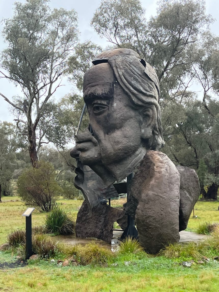 The Lachlan Sculpture Trail : MX-5 Club of NSW