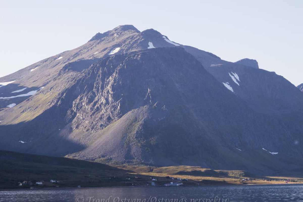 Arnøyhøgda, Arnøya
