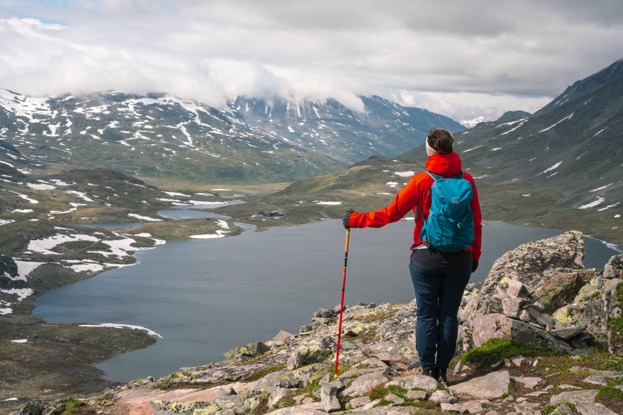 Hytte til hytte gjennom Jotunheimen, fra nord til sør. Hytte til hytte gjennom Jotunheimen, fra nord til sør.
