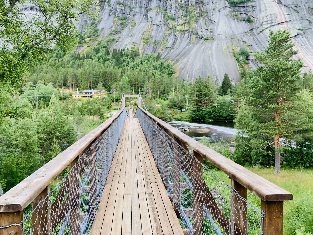 Prestefossen og Valle sentrum (Valle i Setesdal)