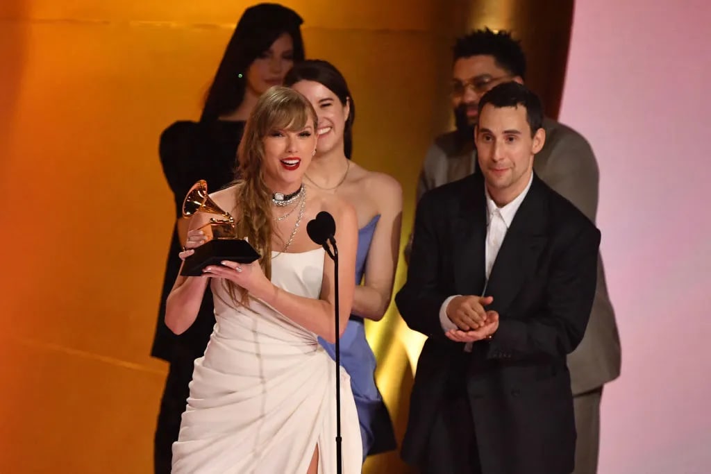 Taylor Swift Makes History with Fourth Album of the Year Win at 2024 Grammy Awards | nep breaking
