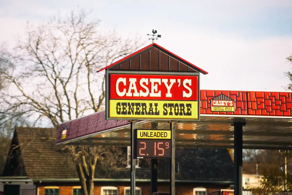CASEY'S TAKES OVER TEXAS! 170 Stores to Challenge Buc-ee's Reign | nep ...
