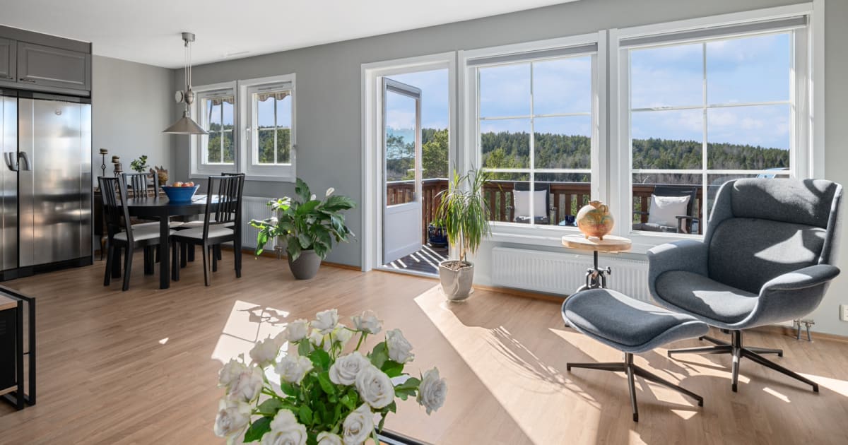 Meget pen 4-roms selveierleilighet | Solrik vestvendt balkong | Garasje ...