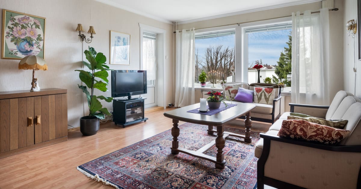 Romslig 4-roms leilighet på populære Haugsten | Vestvendt balkong ...