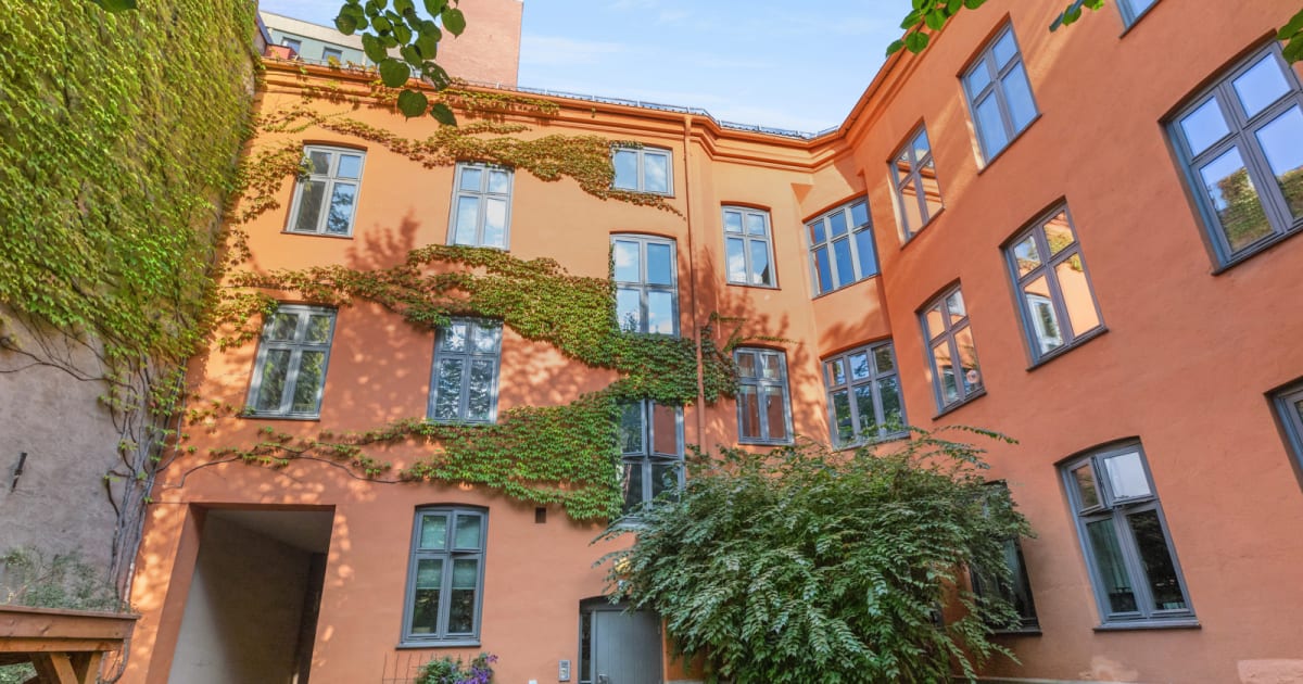 Pen 3-roms i klassisk bygård fra 1890. God takhøyde, originale tregulv ...