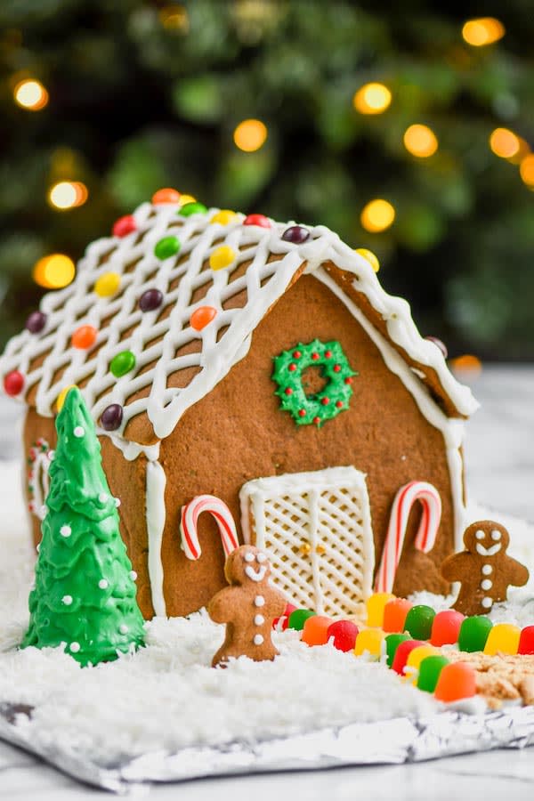 15th Annual Gingerbread Decorating & Baking Class
