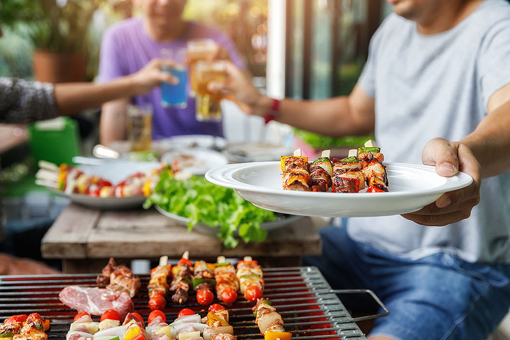 Backyard BBQ Favorites with Larry ‘The BBQ Dude’ Hadley & Chef Vicky Lara