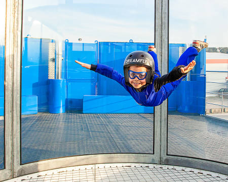 Experiência de Voo no Primeiro Túnel de Vento em Portugal | DreamFly Indoor Skydiving Porto ...