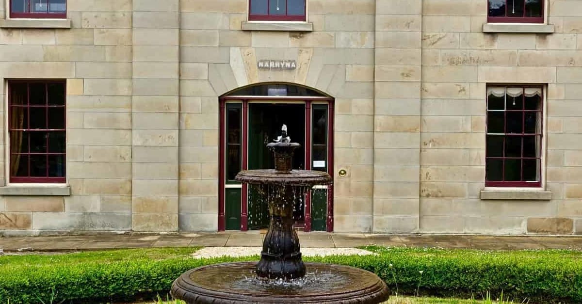 Tasmanian Colonial homes, centring on Hobart and Launceston | Summer ...