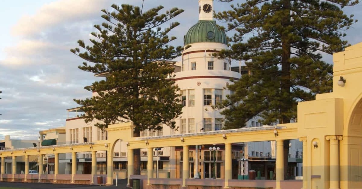 Napier | Art deco explored in a seniors small group tour - Odyssey ...