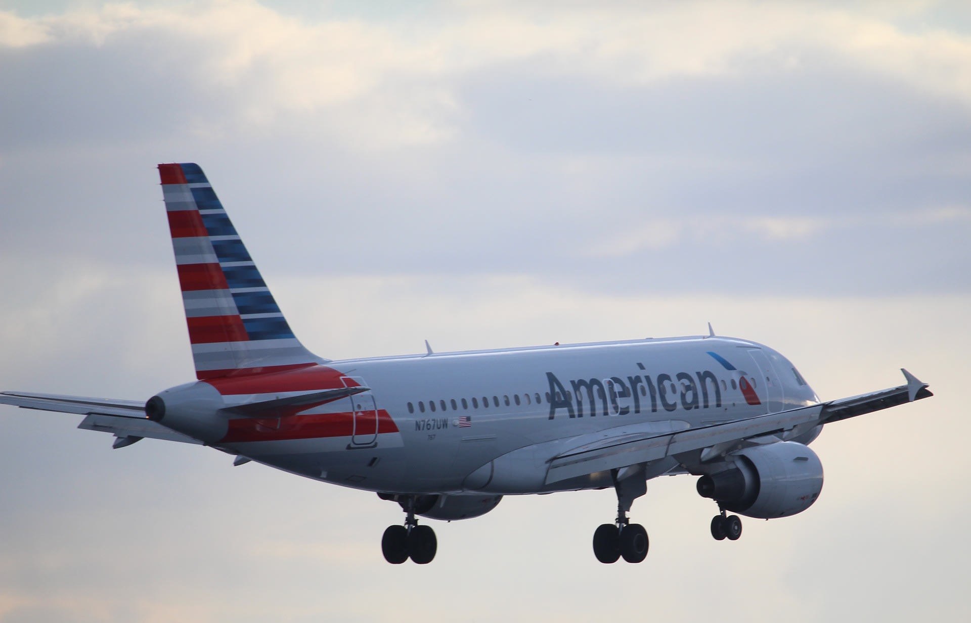 American Airlines Airbus A319-115(WL) - oneworld virtual