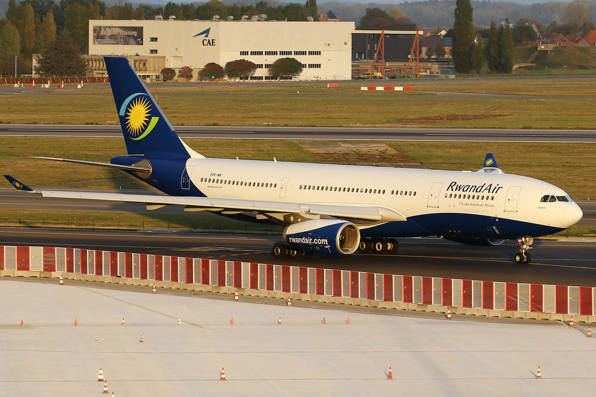 RwandAir Airbus A330-243 - oneworld virtual
