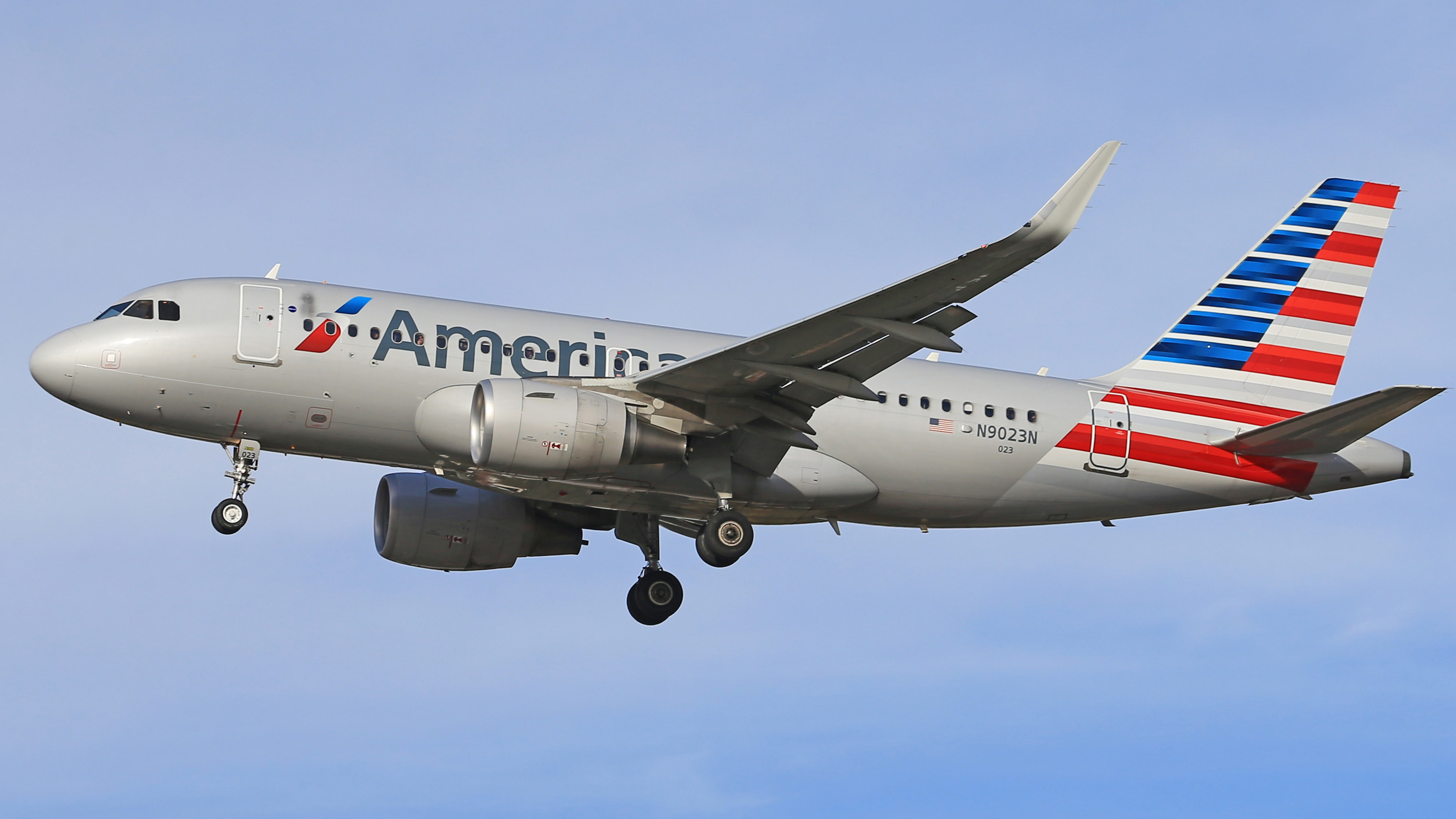 American Airlines Airbus A319-115(WL) - oneworld virtual