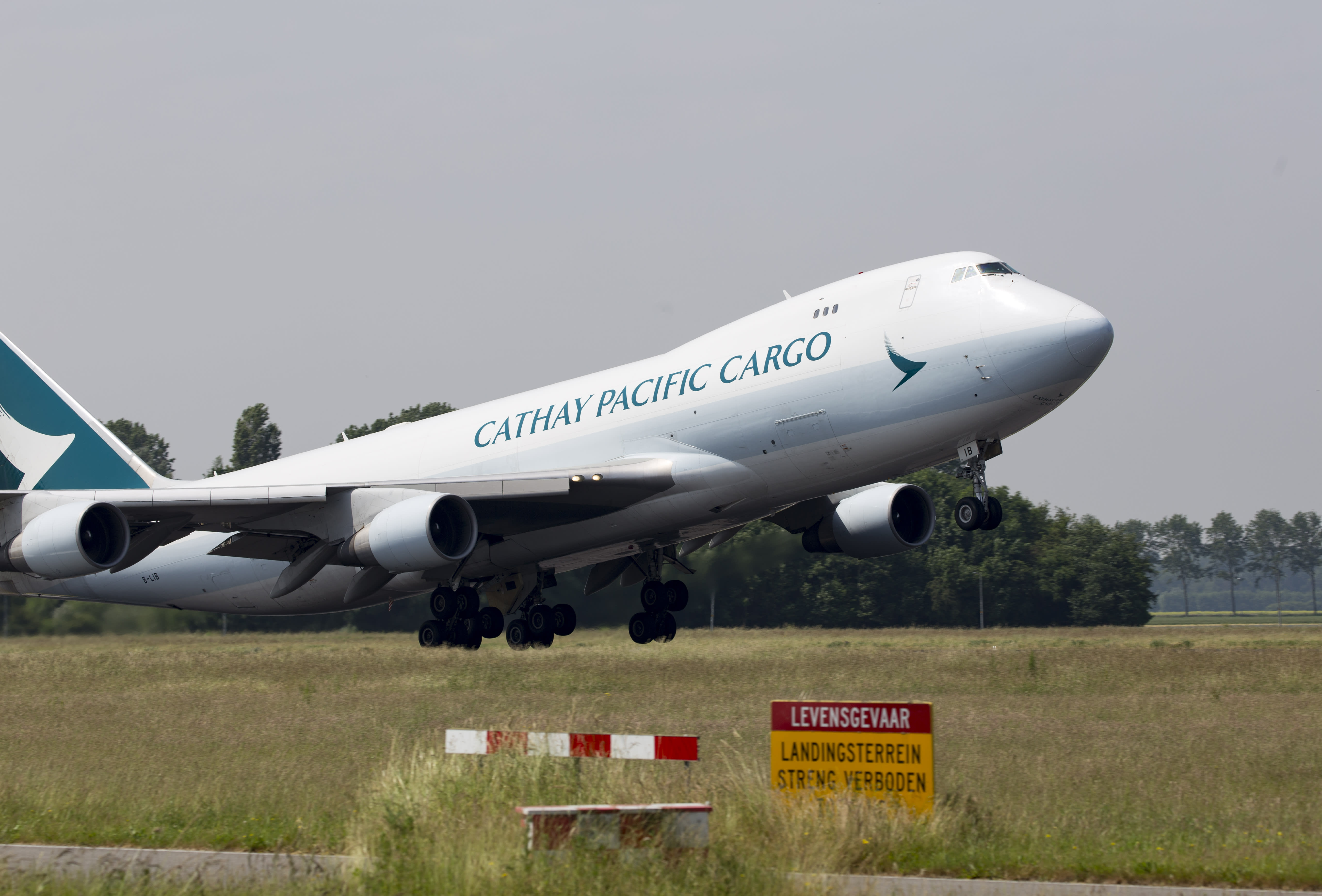 Cathay Pacific Boeing 747-467F(ER) - oneworld virtual