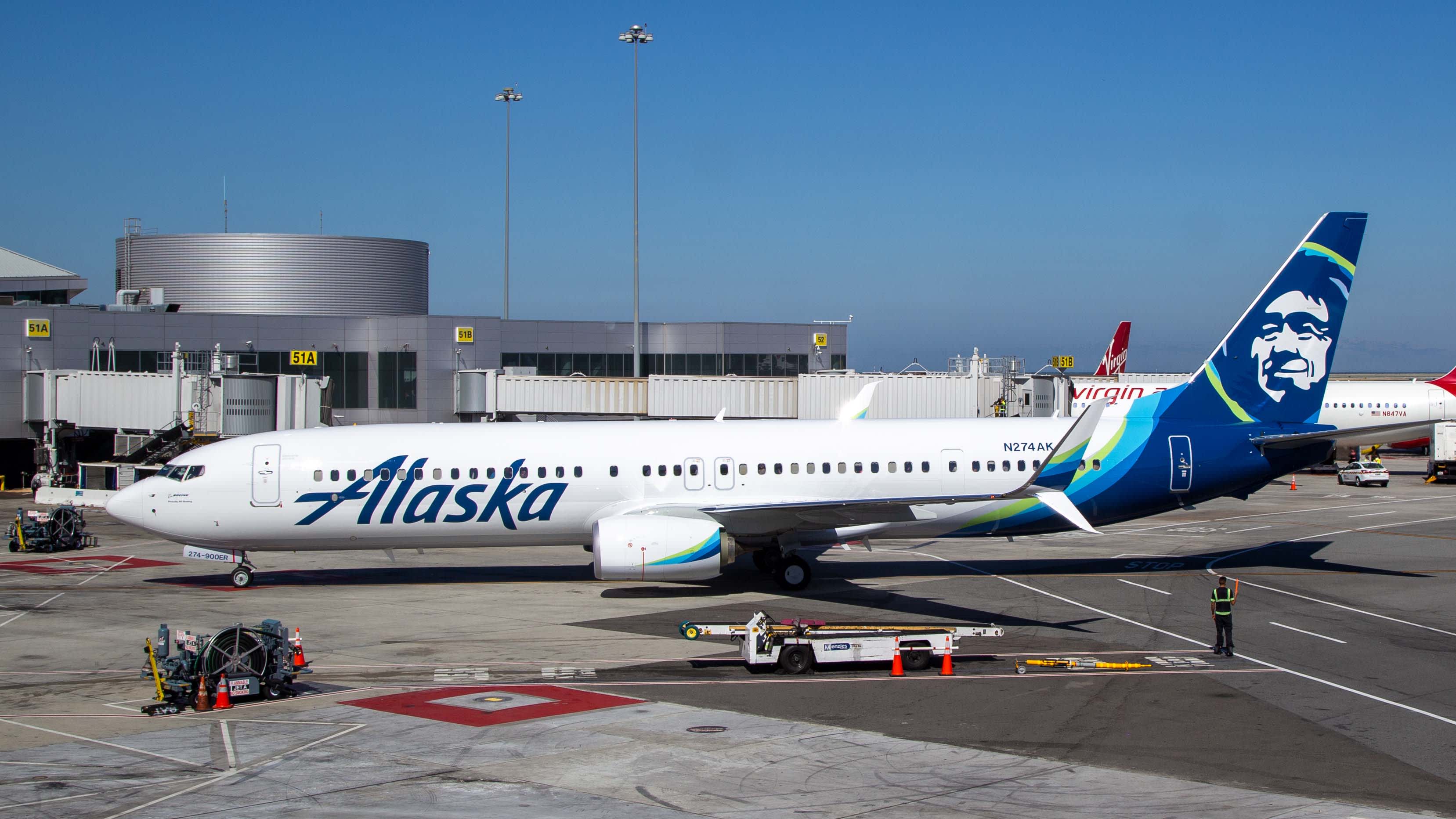 Alaska Airlines Boeing 737-990(ER)(WL) - oneworld virtual