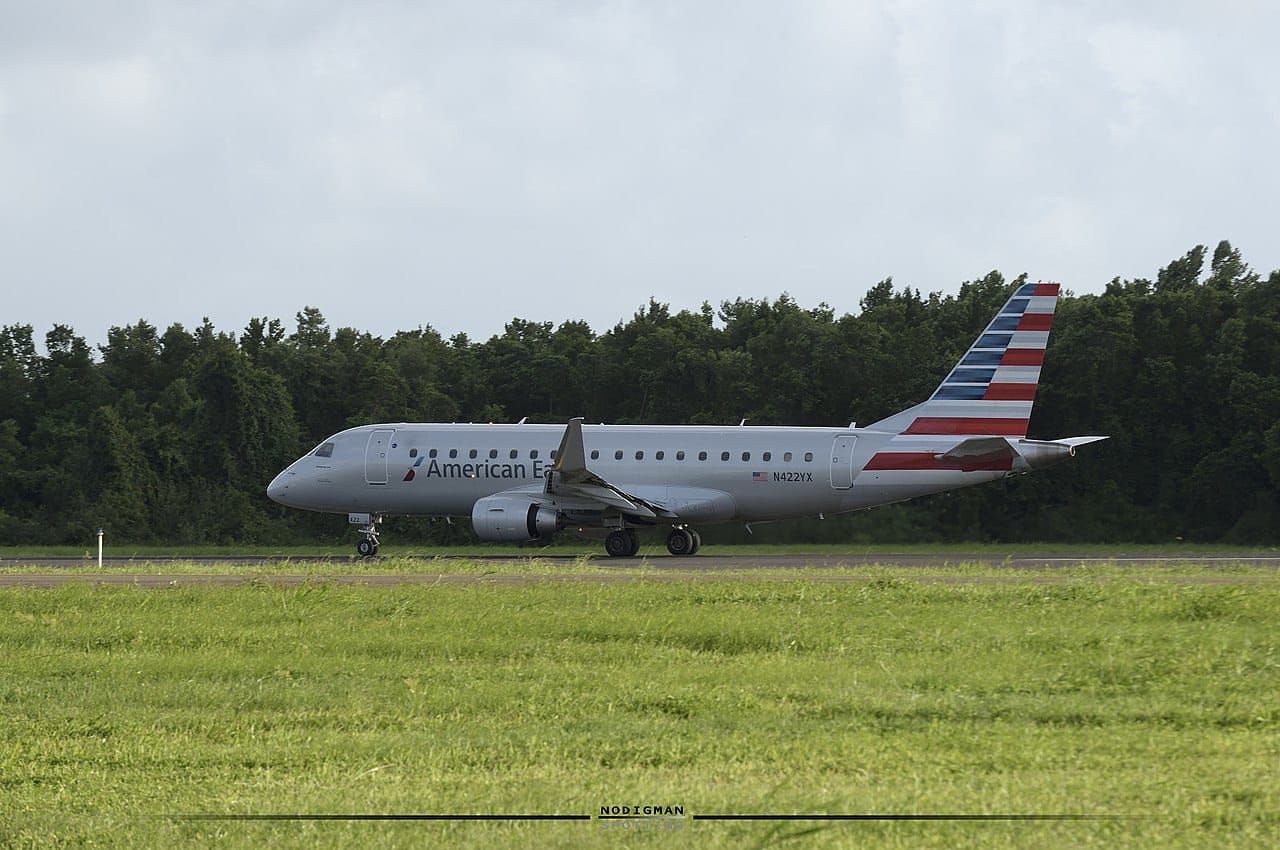 American Airlines Embraer ERJ-175LR - oneworld virtual
