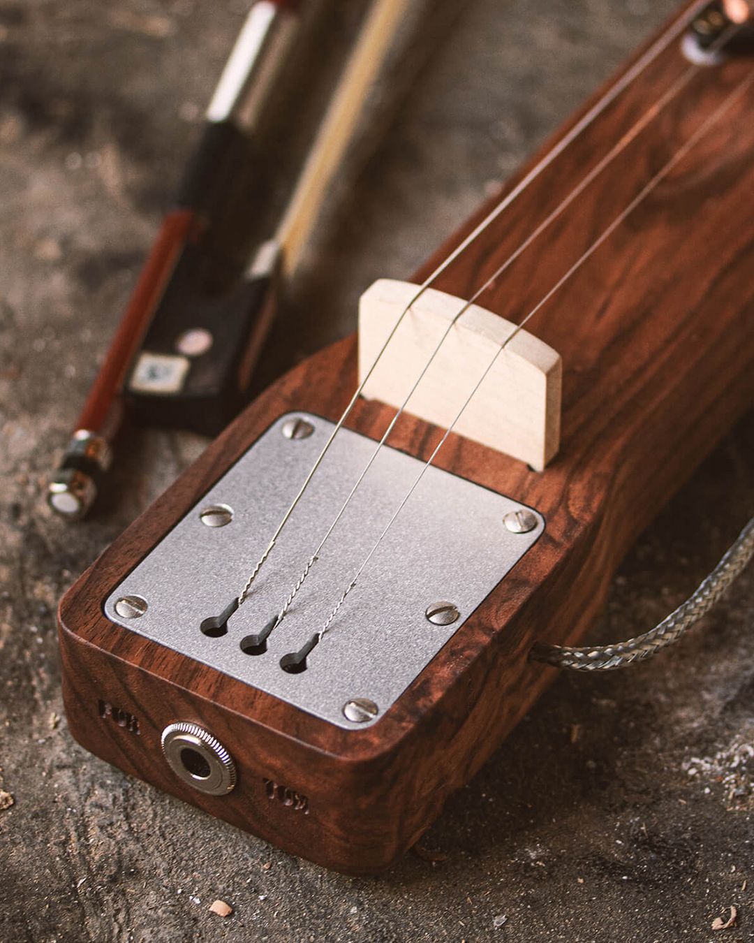 Dohle - a stringed instrument for sound explorers | On Guitars