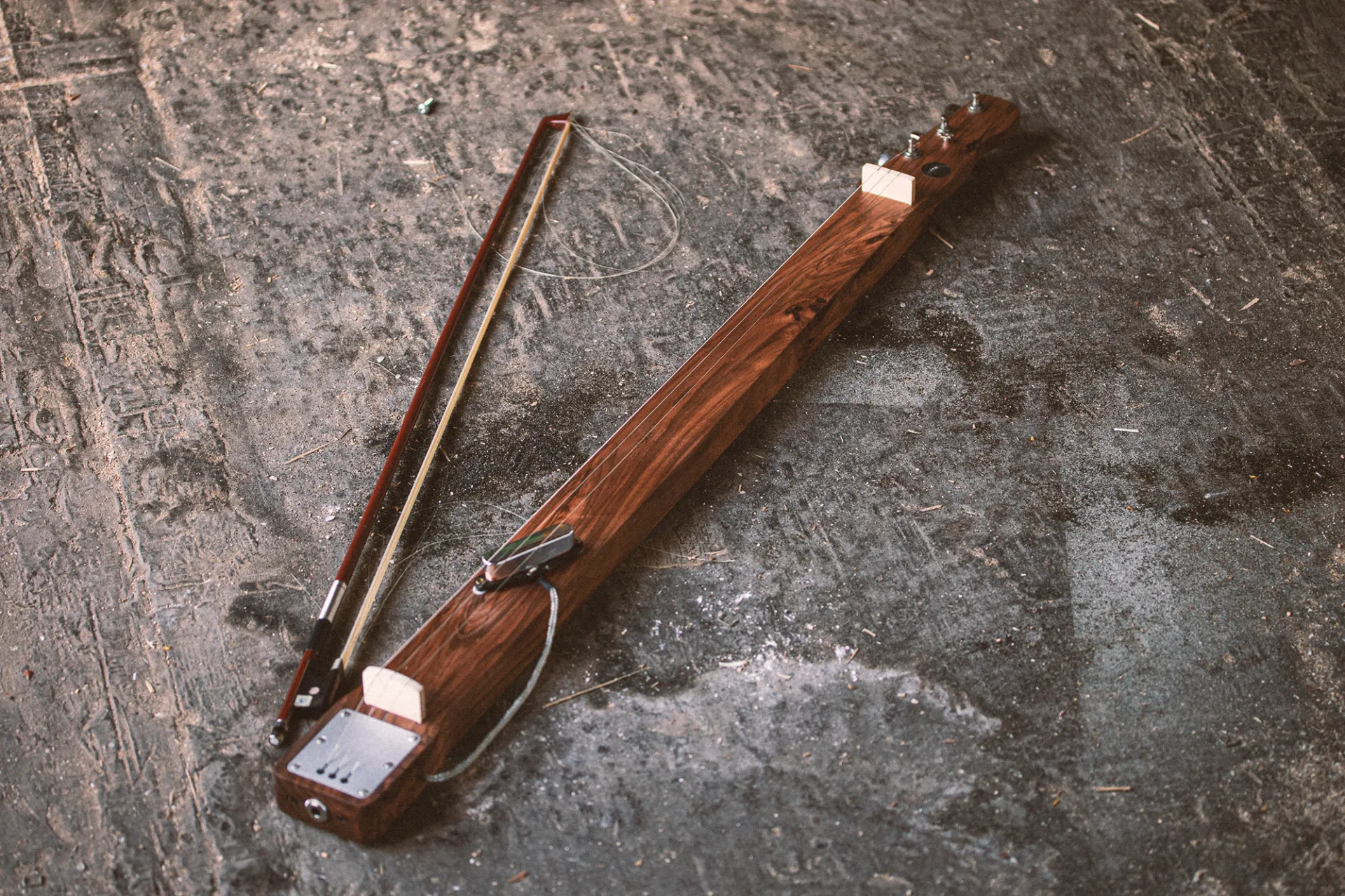 Dohle - a stringed instrument for sound explorers | On Guitars