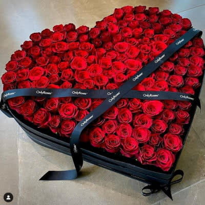 Valentine's Day Classic Rose Heart - London Delivery | OnlyRoses