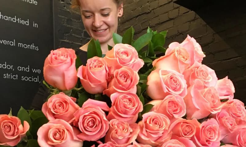 Beauty To Your Doorstep with Luxury Roses - OnlyRoses