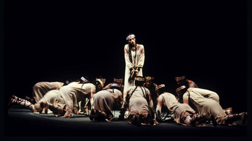 Dance and sacrifice — aria — Paris Opera
