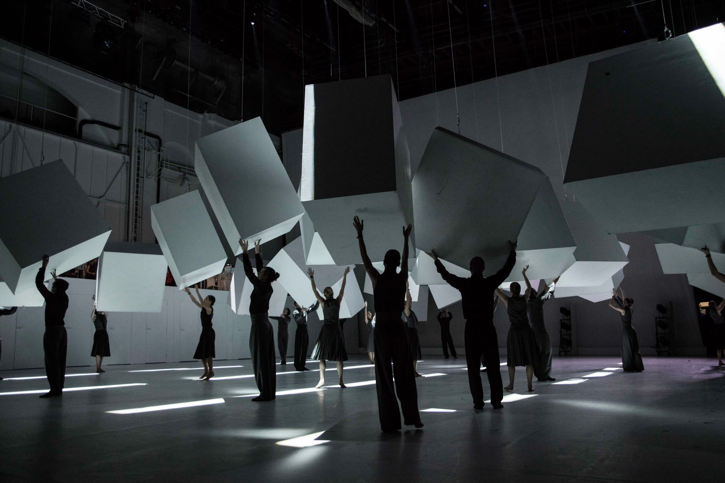 Play - Ballet - Season 21/22 Programming - Opéra national de Paris